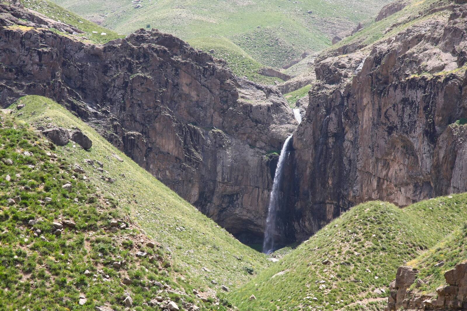 Khor Waterfall | Visit iran